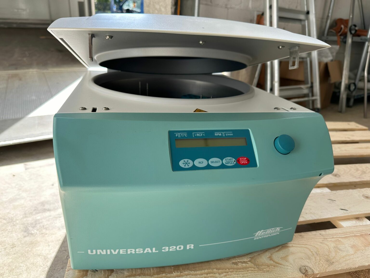 Hettich UNIVERSAL 320 R Zentrifuge – medizintechnik-online